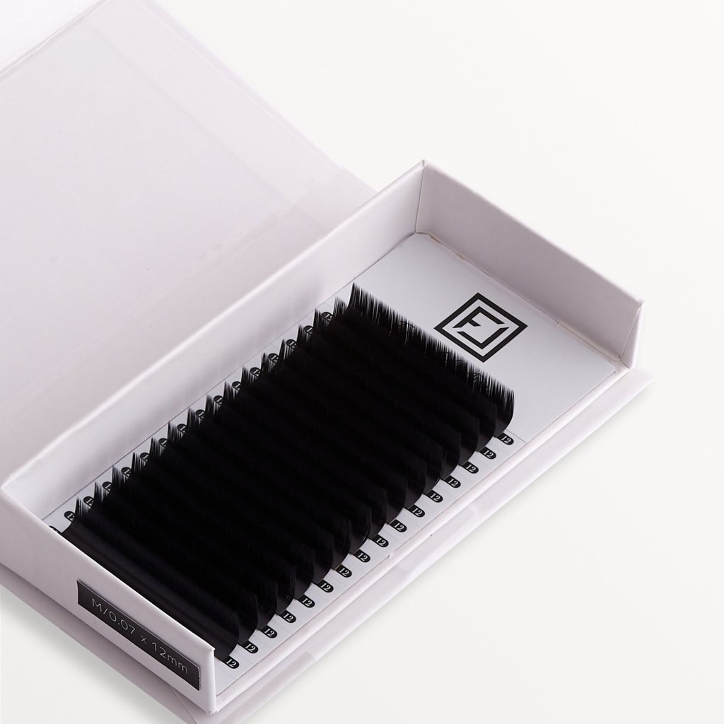 M Curl Volume Lash Extensions – Flawless Lashes by Loreta